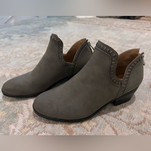 new directions | Shoes | Womens Booties Size 8 Euc | Poshmark